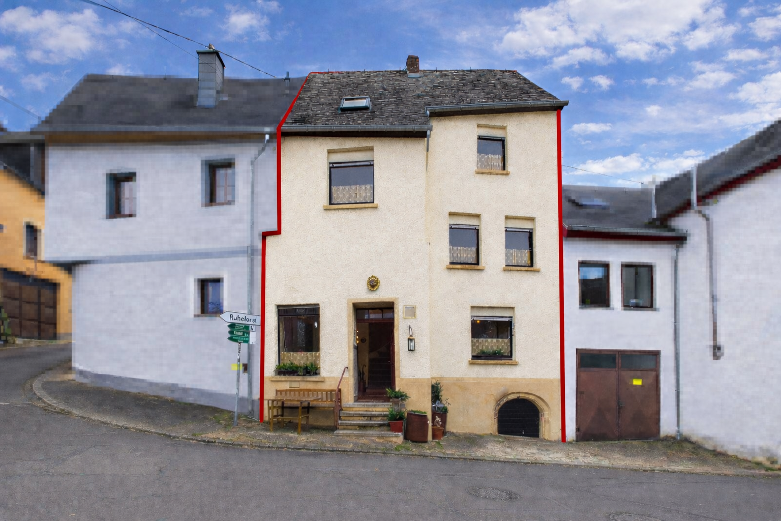 Lieser: Einfamilienhaus mit Dachterrasse in beliebter Lage an der ...
